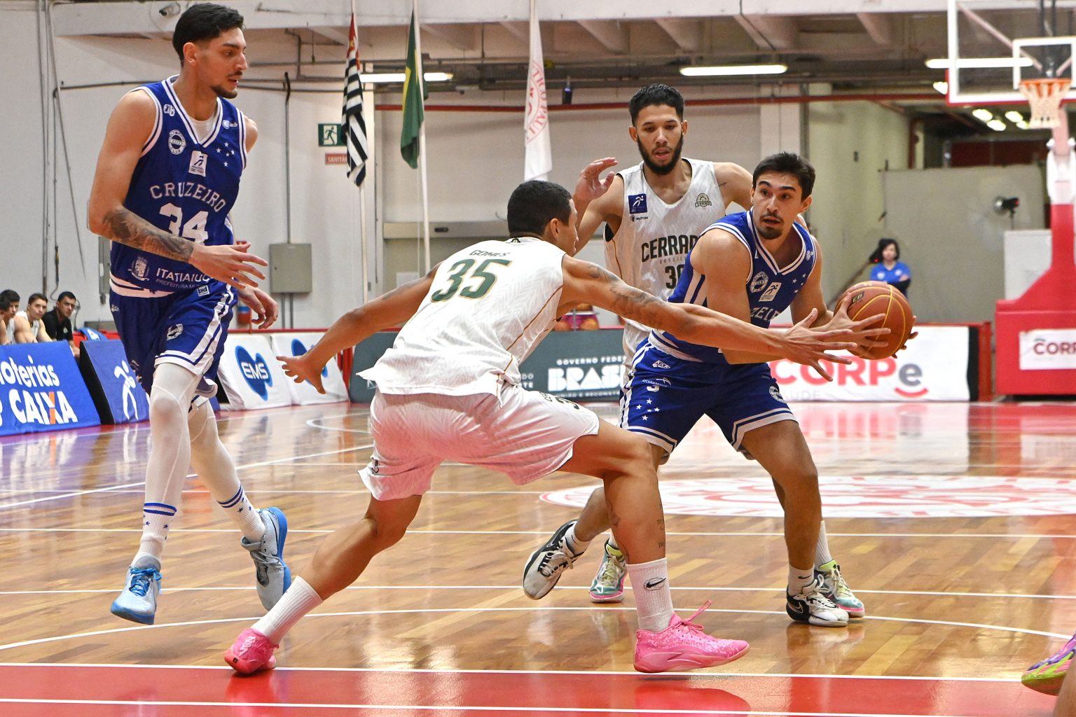 Léo Abreu registra oitavo triplo-duplo da história da LDB e imprime ...